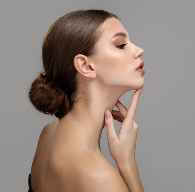 Chin correction: chin injections without surgery in Vienna - GoAesthetic